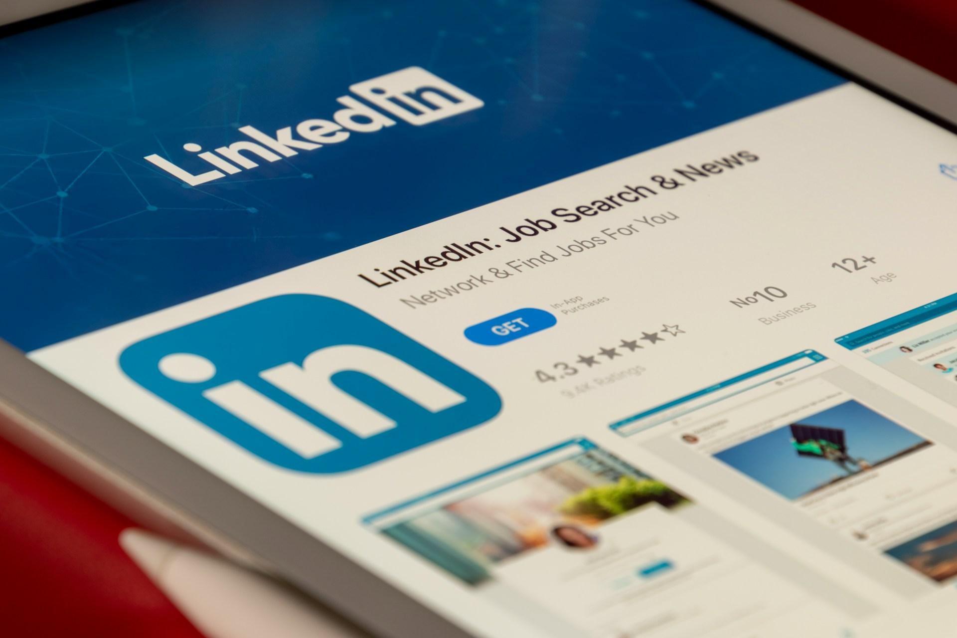 How to Upload CV on LinkedIn Easily